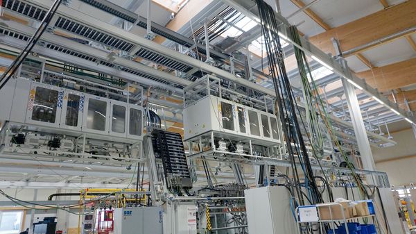 TSUBAKI KABELSCHLEPP | SAT Anlagentechnik – TOTALTRAX-Systeme für automatisierte XXL ...