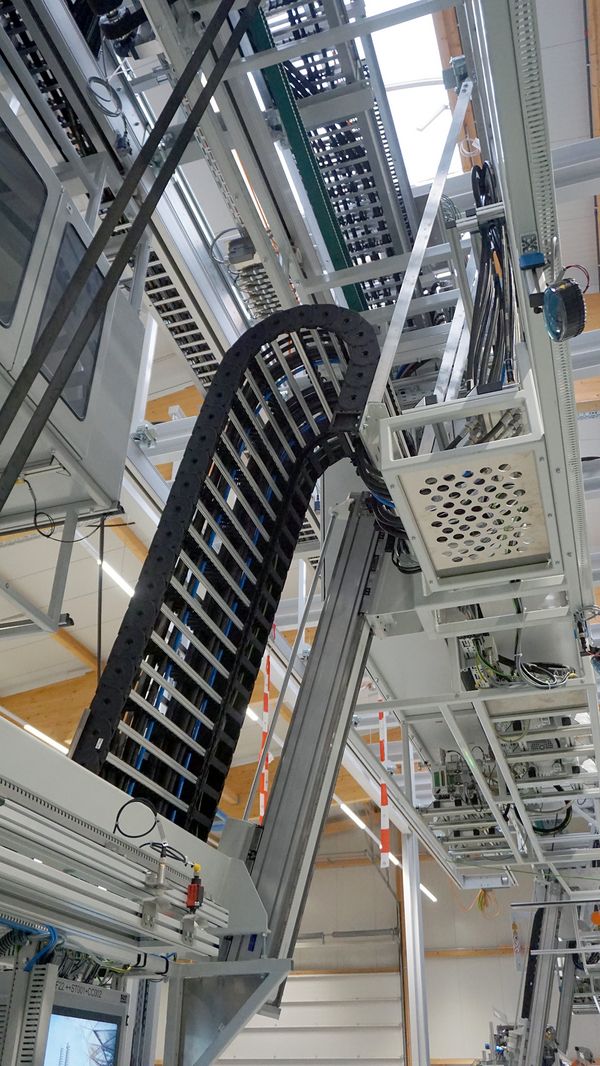 TSUBAKI KABELSCHLEPP | SAT Anlagentechnik – TOTALTRAX-Systeme für ...